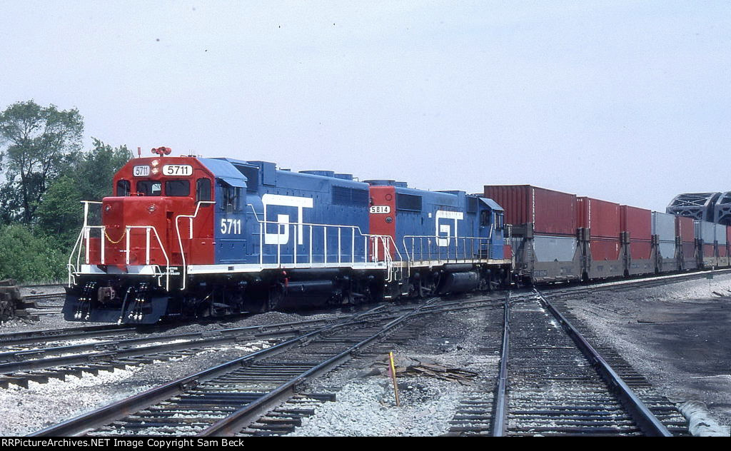 GTW 5711 and 5814 on #392